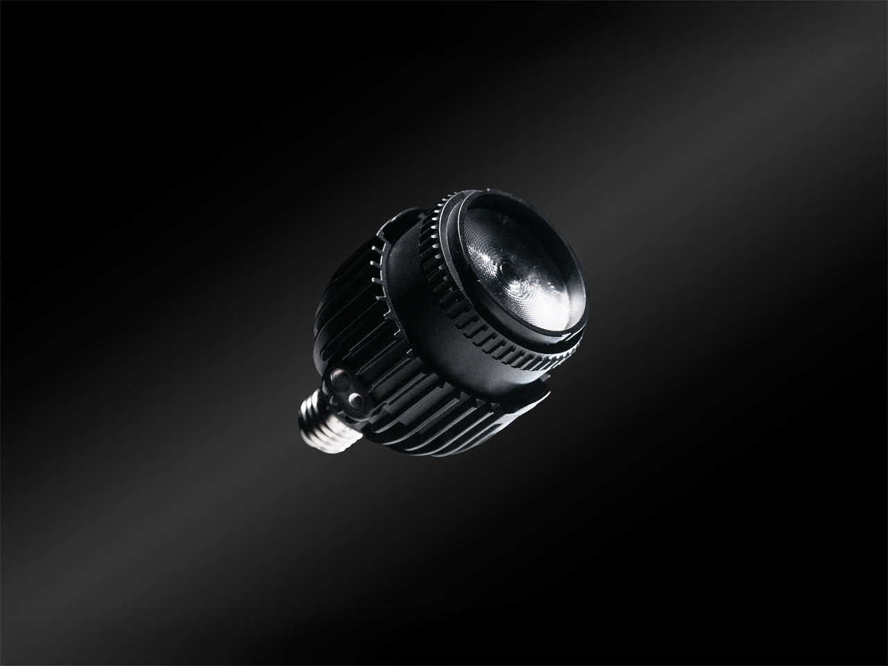 Astera、ワイヤレスでズーム可能な電球型フレネル「SolaBulb」発表。付属のSolaSnootで光のコントロール自在 [IBC2025] - PRONEWS : 動画制作のあらゆる情報 ...