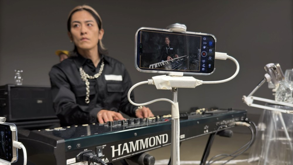 Blackmagic Design導入事例：Kroiのミュージックビデオ「Method」の場合 - PRONEWS : 動画制作のあらゆる情報 ...